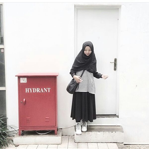 12 Inspirasi Rok Rempel Untukmu yang Berhijab. Inilah Kunci Tampil ... 12 Inspirasi Rok Rempel Untukmu yang Berhijab. Inilah Kunci Tampil ...